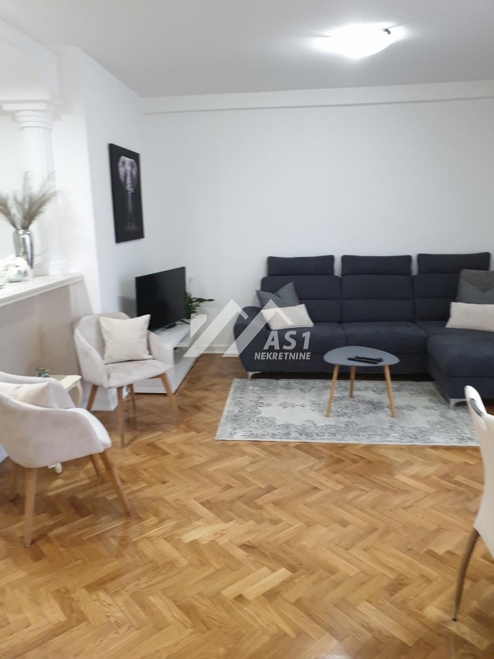 Izdajem LUX dvosoban stan u Centru Strogom Centru !!! ID#3629 700 €