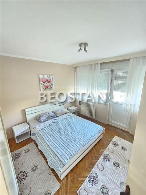 Novi Beograd - Blok 33 #64215 800 €