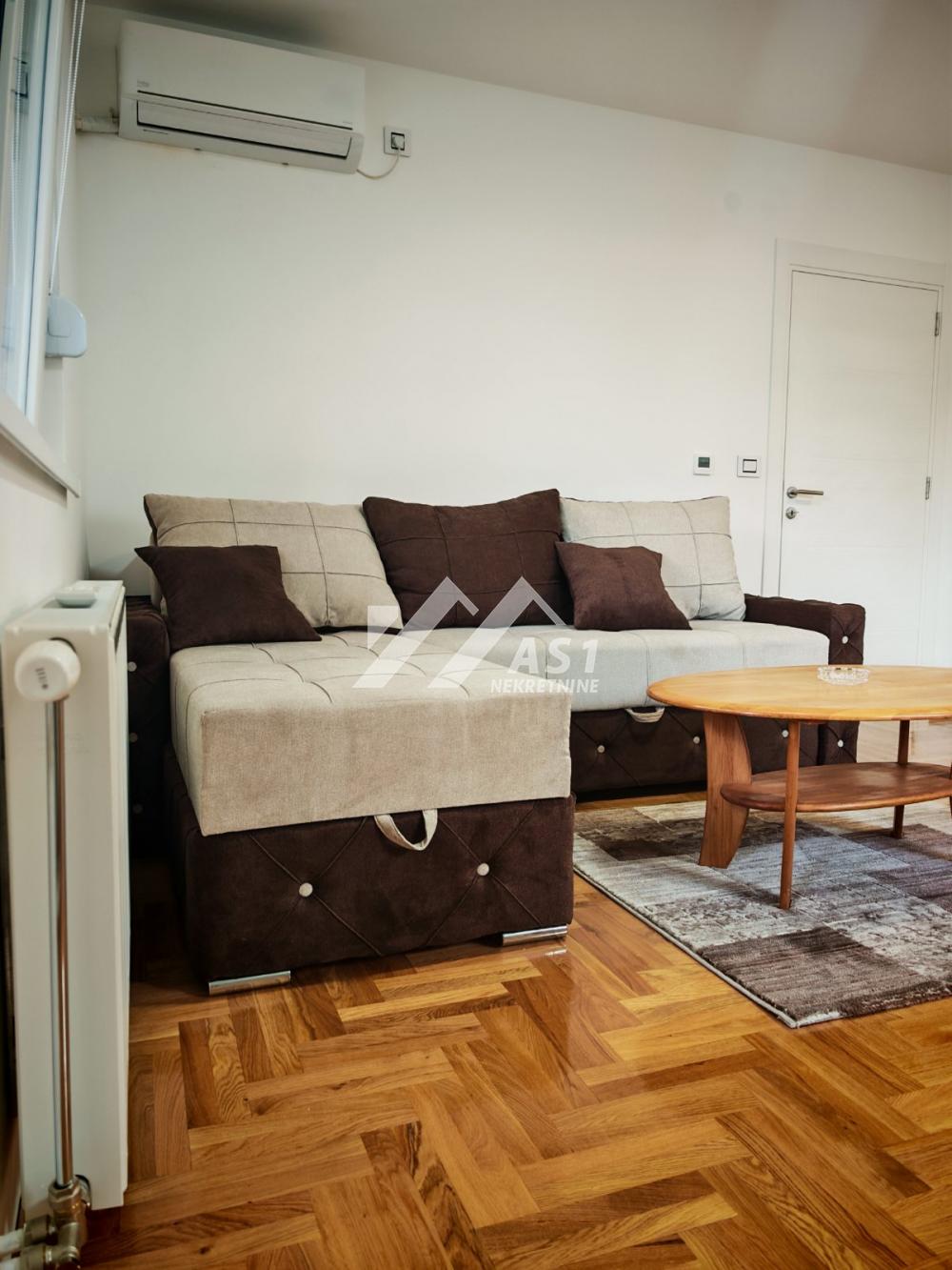 Izdajem LUX jednoiposoban stan na Telepu !! ID#3608 400 €