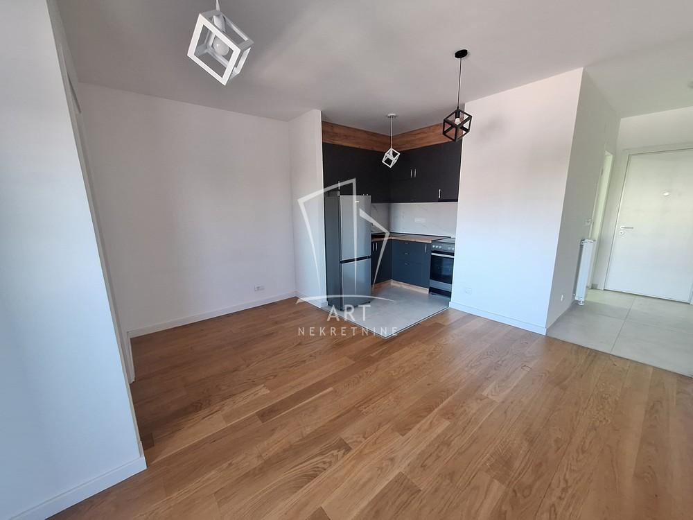 Trošarina, nov, polunamešten ID#12220 600 €