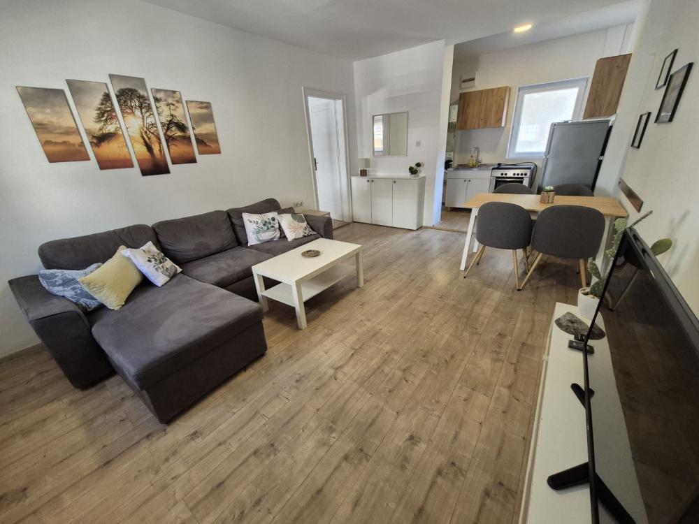 Kalenić pijaca, 2.0 namešten, renoviran ID#18676 700 €