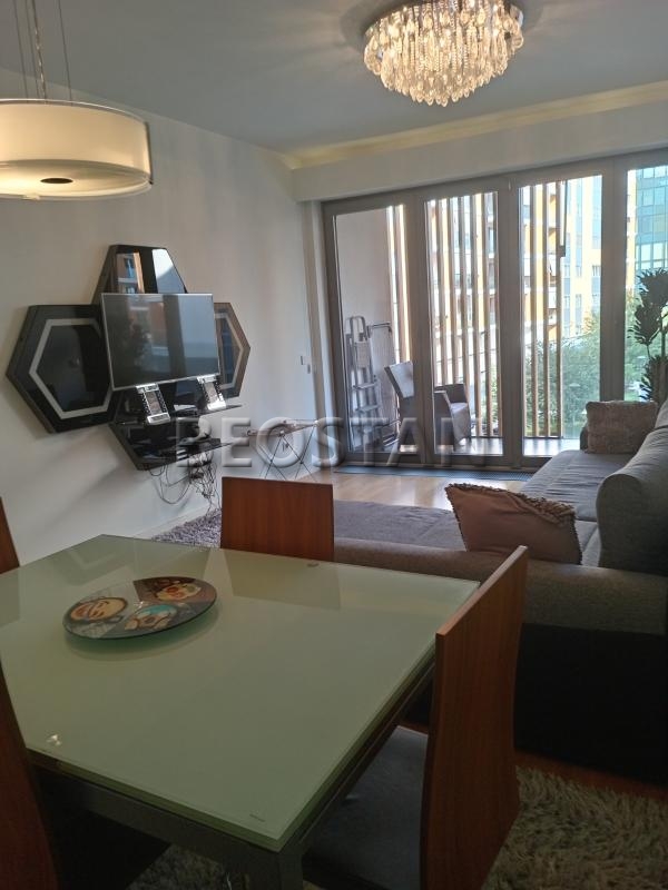 Novi Beograd - West 65 #64151 1.000 €