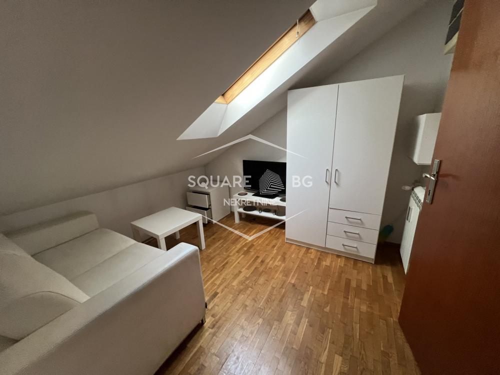 Crveni krst,2.0 namešten ID#4399 500 €