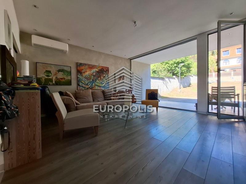 Vinogradska, Stara Bežanija, Novi Beograd ID#8350 1.500 €