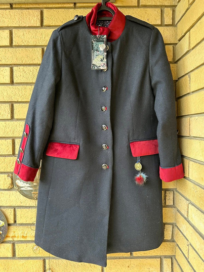 “Poupee Chic”Mercedes de Miguel”NOV sa etiketom