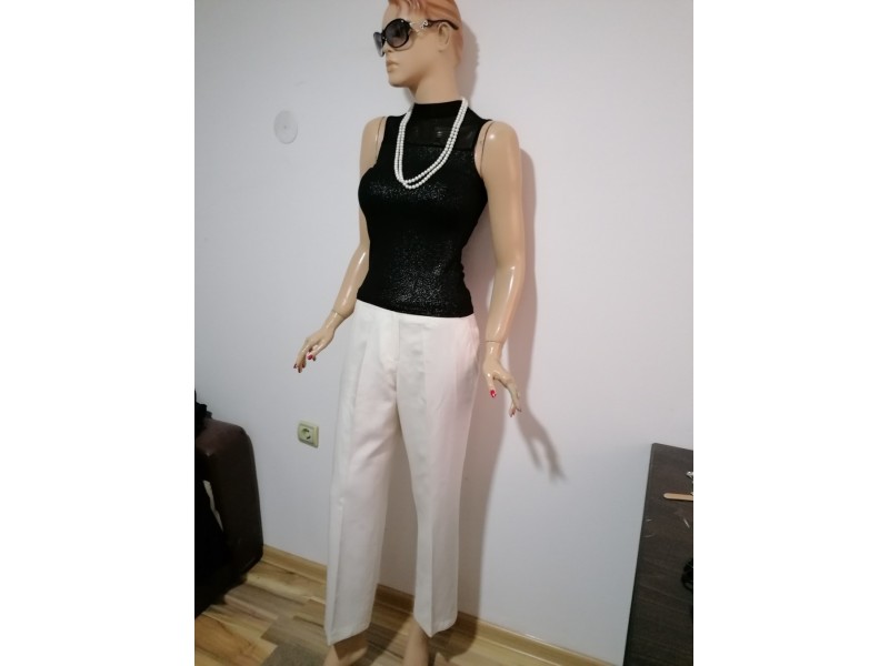NOVE C&A bele pantalone vel.44