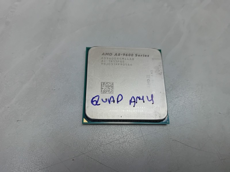 A8-9600 4 core 3.1ghz turbo 3.4ghz soket AM4 ispravan
