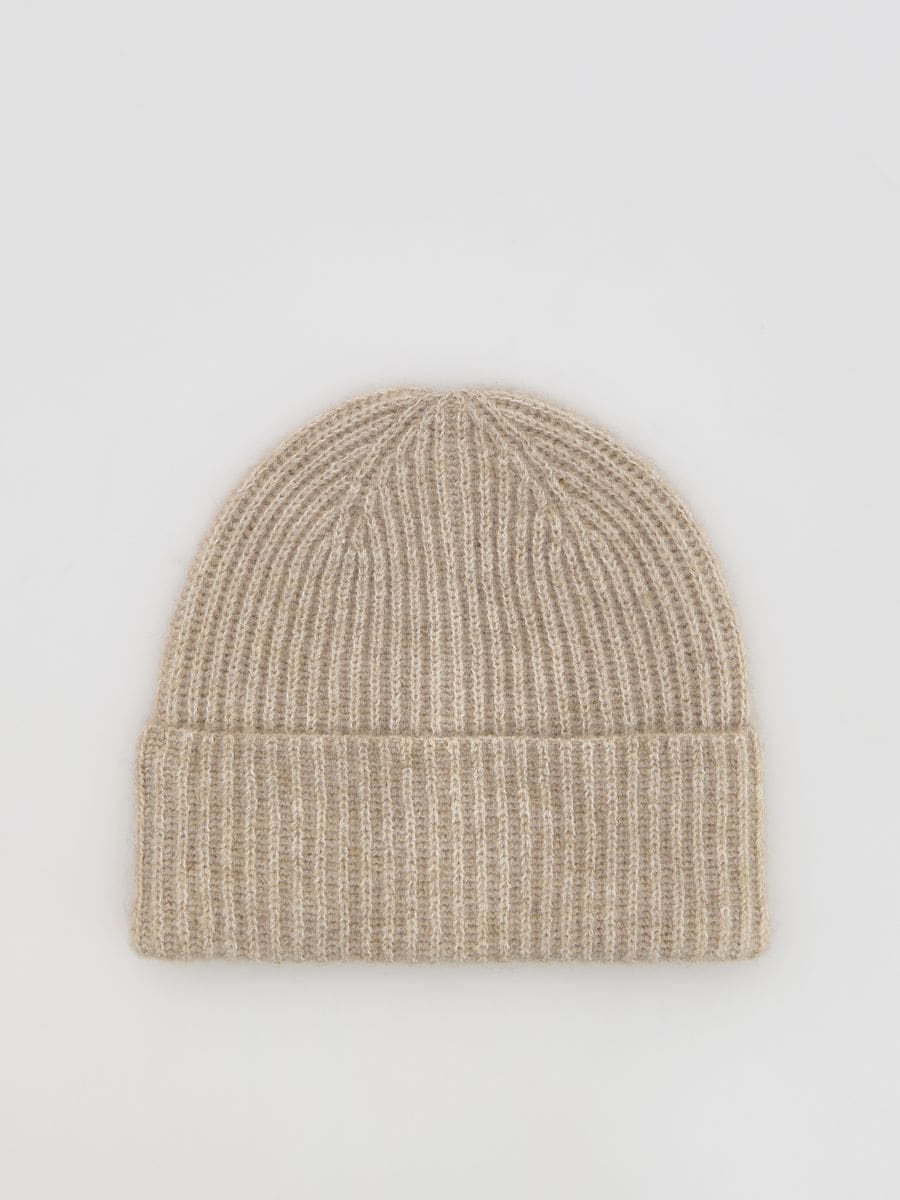 Rebrasta kapa beanie