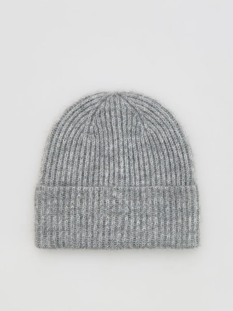 Rebrasta kapa beanie