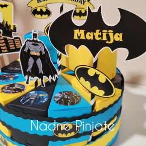TORTE-OD-KARTONA-BETMAN-SABAC-NADINE-PINJATE-1