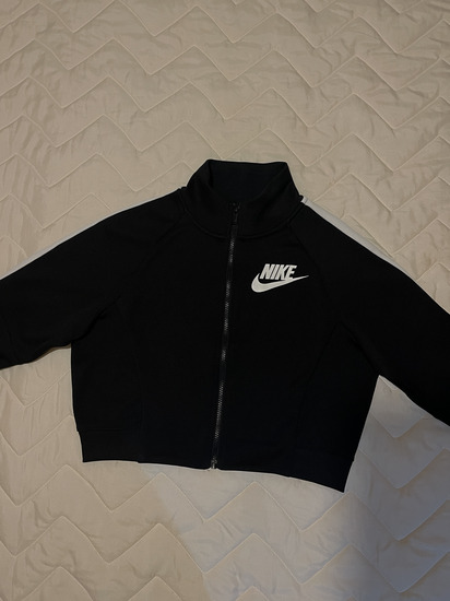 Nike crop