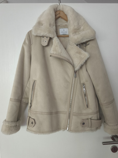 Stradivarius jakna monton eko krzno novo nenoseno