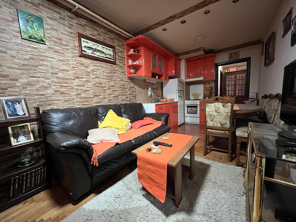 Ulofa Palmea, Dvoiposoban stan za izdavanje, 43m2, 400€