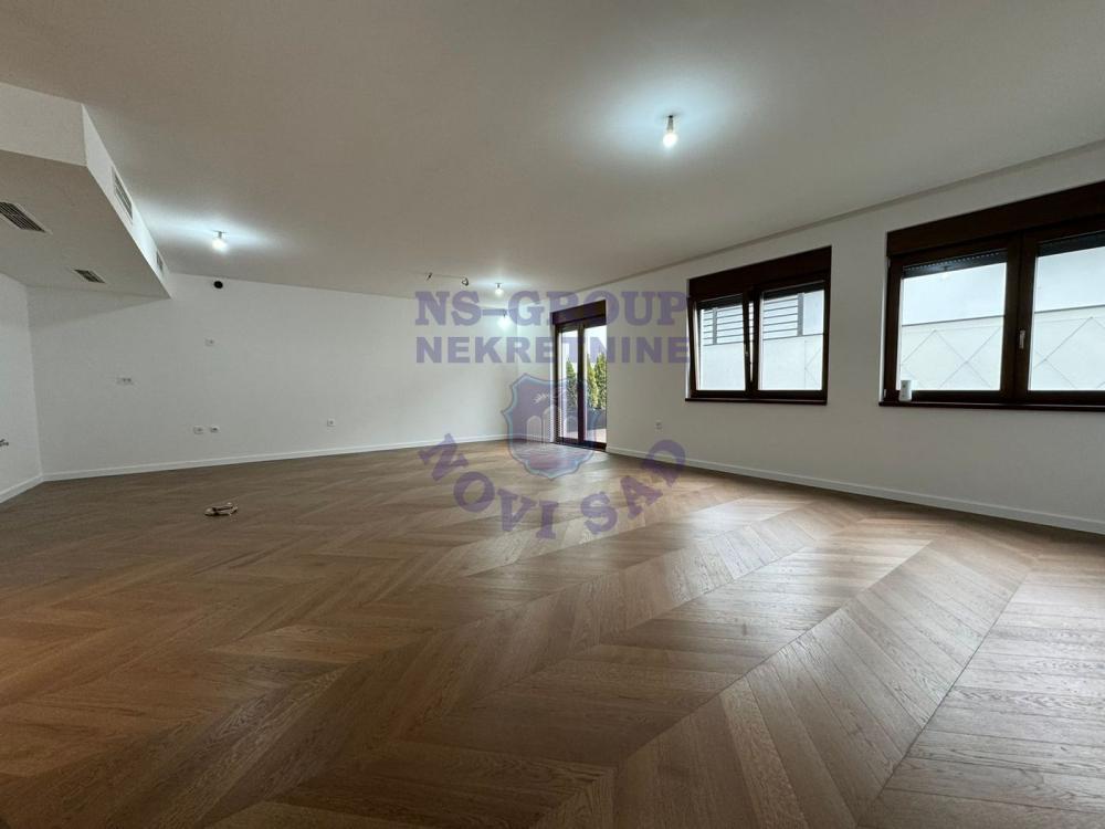 Četvorosoban stan na prodaju, 168m2, 494.400€
