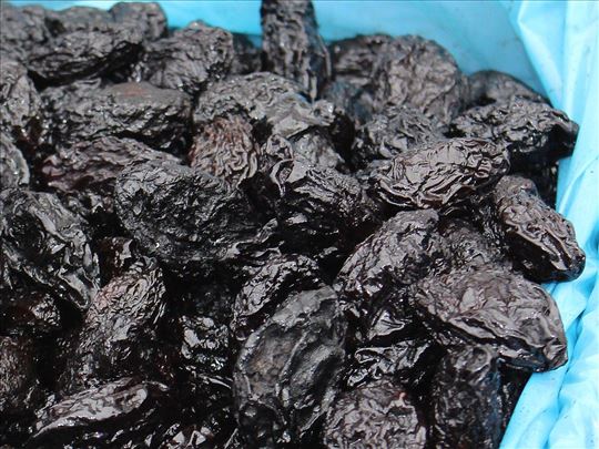 Suve šljive bez koštica 550din/kg