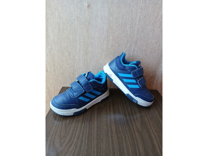 Patike Adidas br. 28-17,5cm.