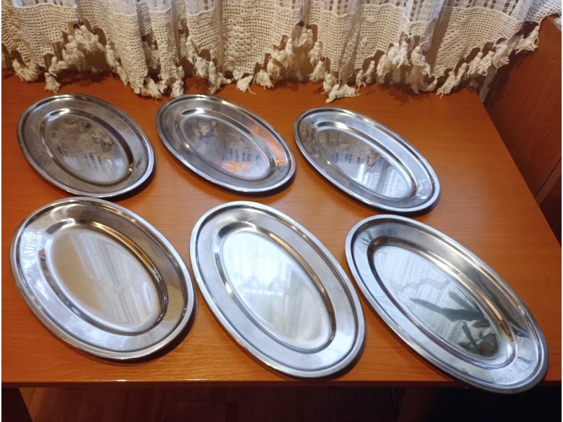 Set od šest ovalnih posluzavnika