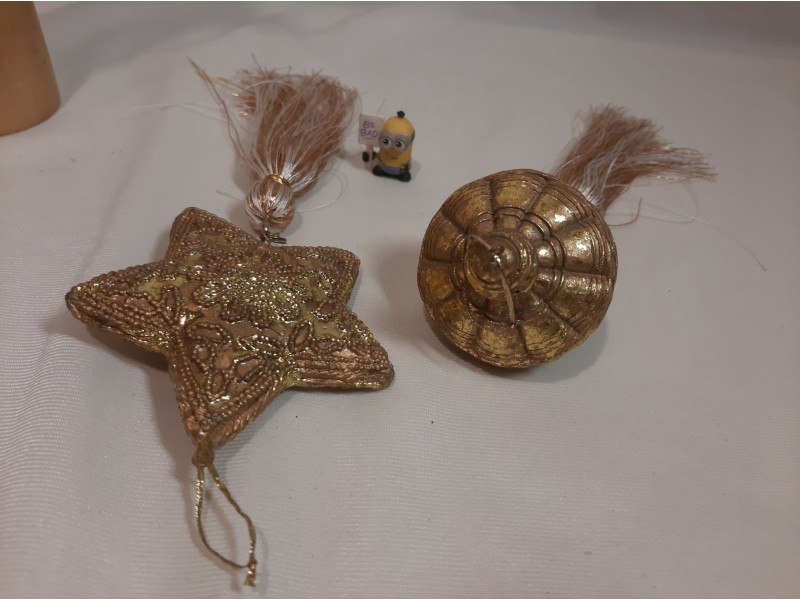 LOT PAR STARIH VINTAŽ VISEĆIH UKRASA ORNAMENATA KIĆANKI