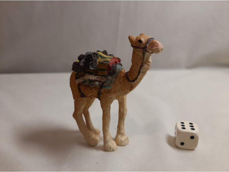 DEKORATIVNA FIGURA EGIPATSKA KAMILA RESIN