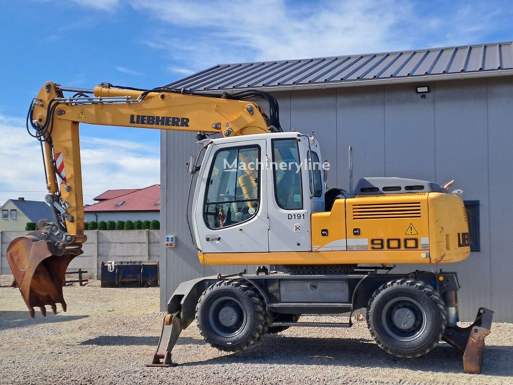 Liebherr A900 C bager točkaš