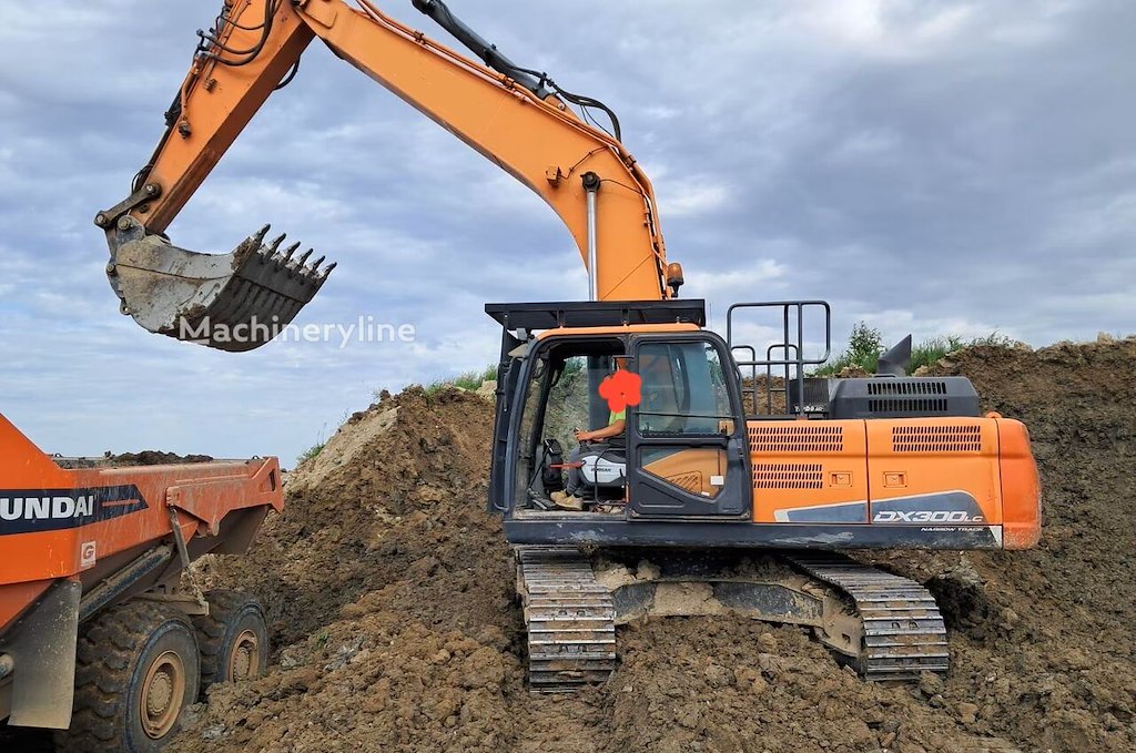 Doosan DX-300 Year 2016 , FOR SALE! bager guseničar
