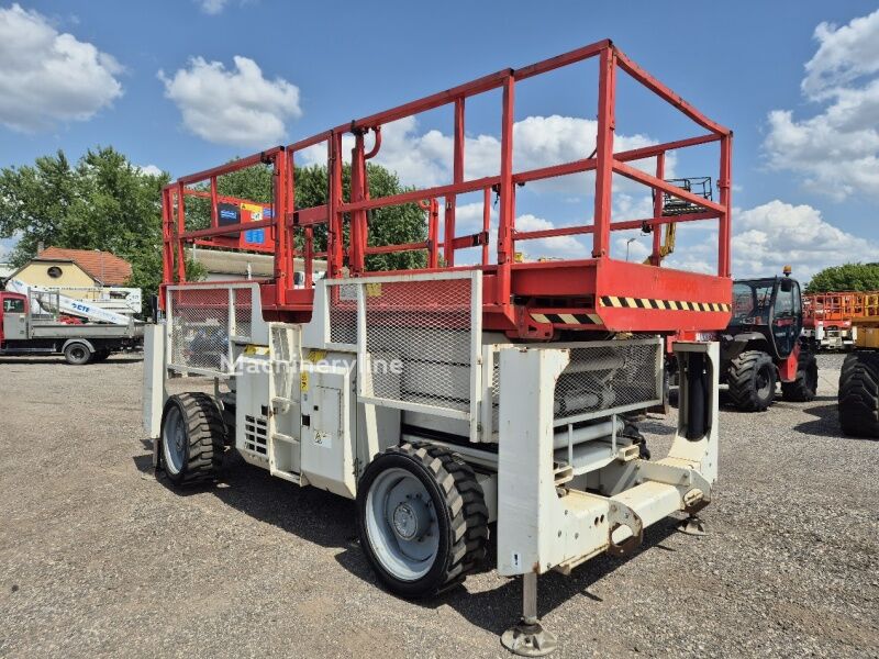 Genie GS3390- 12,06 m - 4x4 - dízel makazasta platforma