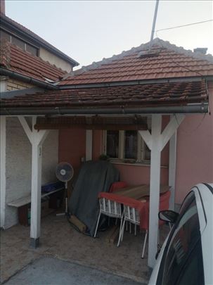 Nadstrešnica