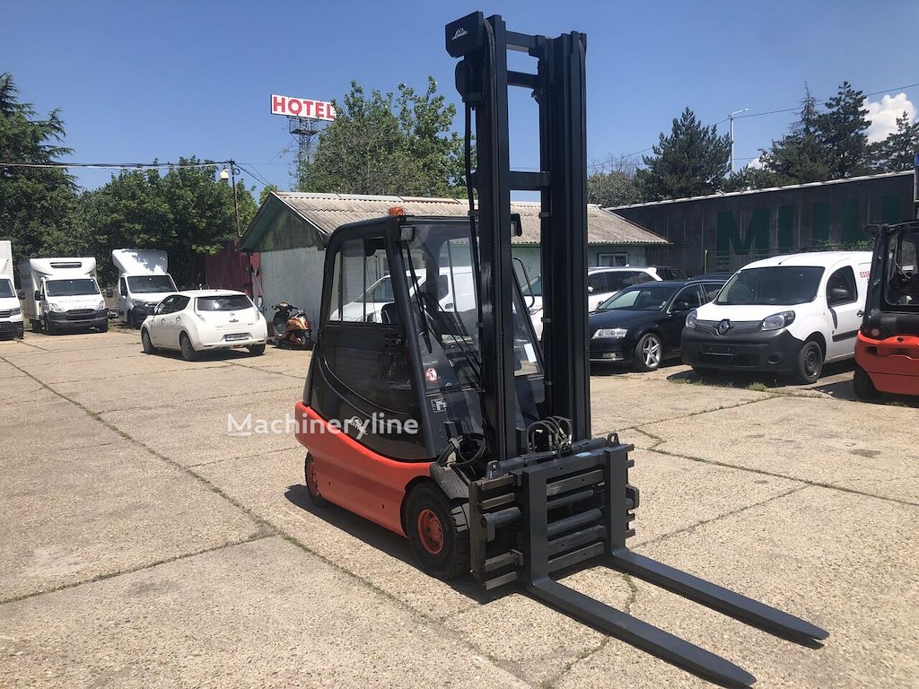 Linde E 30 električni viljuškar