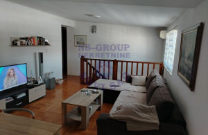 Prodajem Stan-Apartman, Kej