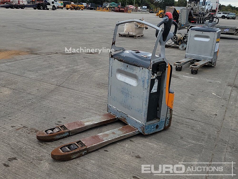 Prodaje se Still Electric Pallet Truck kašiku za prednje utovarivač na aukciji