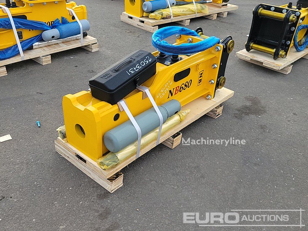 Prodaje se Hydraulic Breaker to suit Mini Excavator hidraulični čekić na aukciji