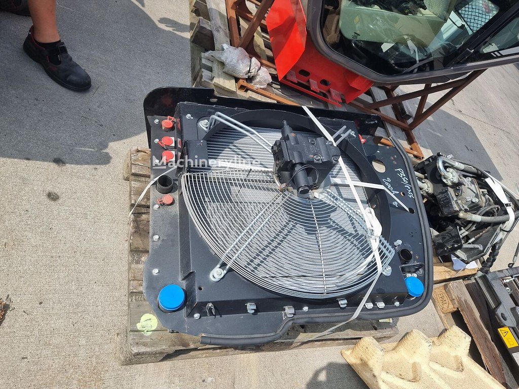 Manitou radijator za hlađenje motora za teleskopskog prednjeg utovarivača