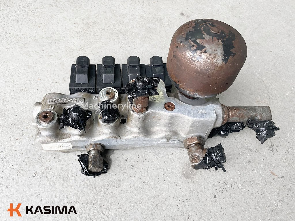 Solenoid valve Doosan 410135-00237 NA00069 410207-00145 K1045023 za Doosan DX140LCR-3 bagera