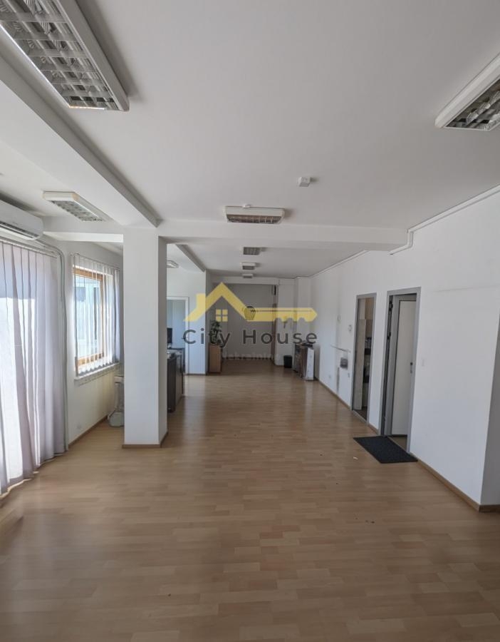 Stambeno-poslovni prostor u centru grada