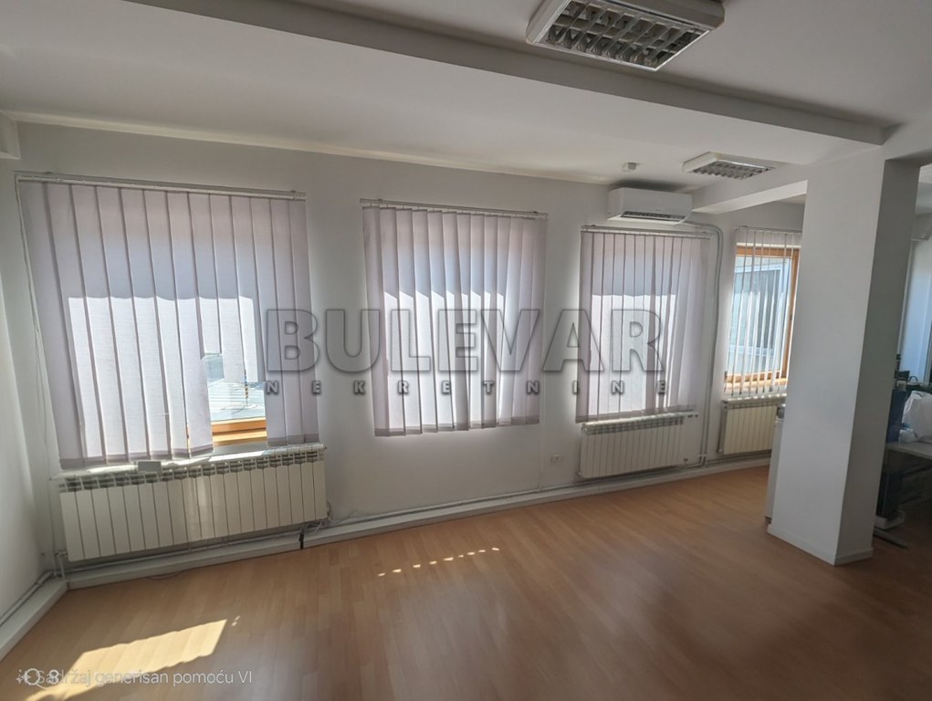 Dvosoban stan 78m2, centar, kod crkve Sv. Luka
