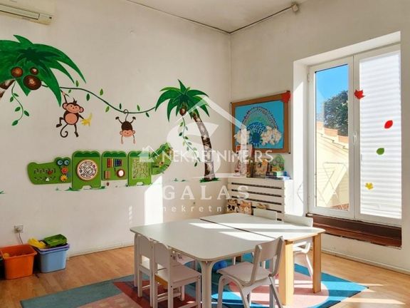 Vračar, Neimar, Kuća, 343m2, 3500 EUR