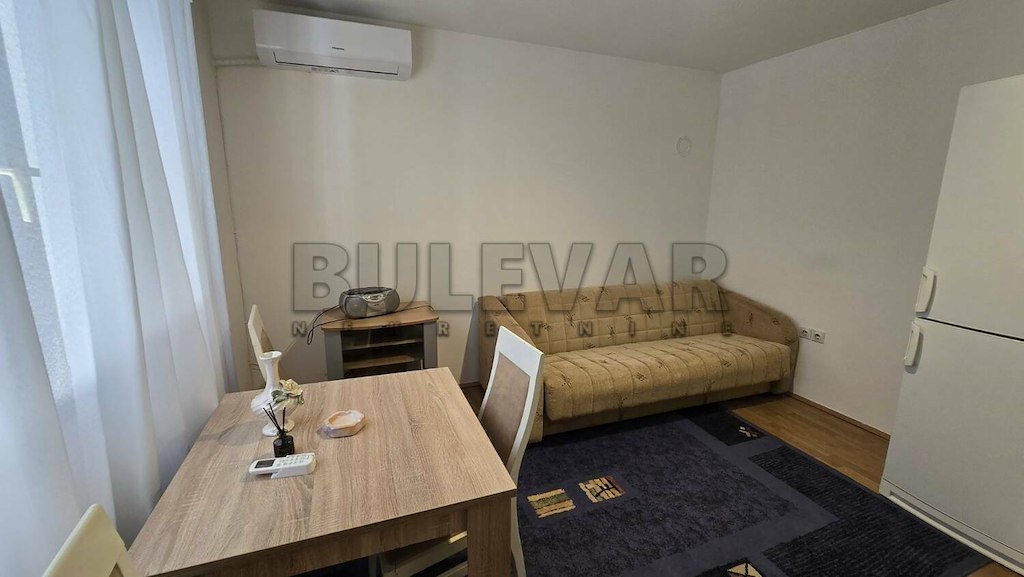 Izdaje se kuća u Durlanu, 40m2