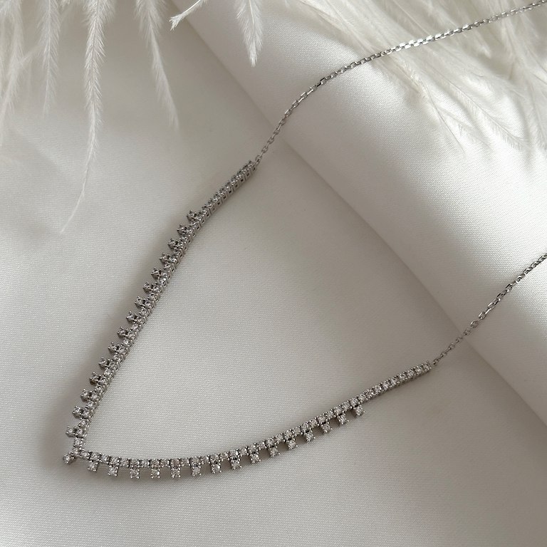 Elegantna ogrlica od belog zlata sa cirkonima