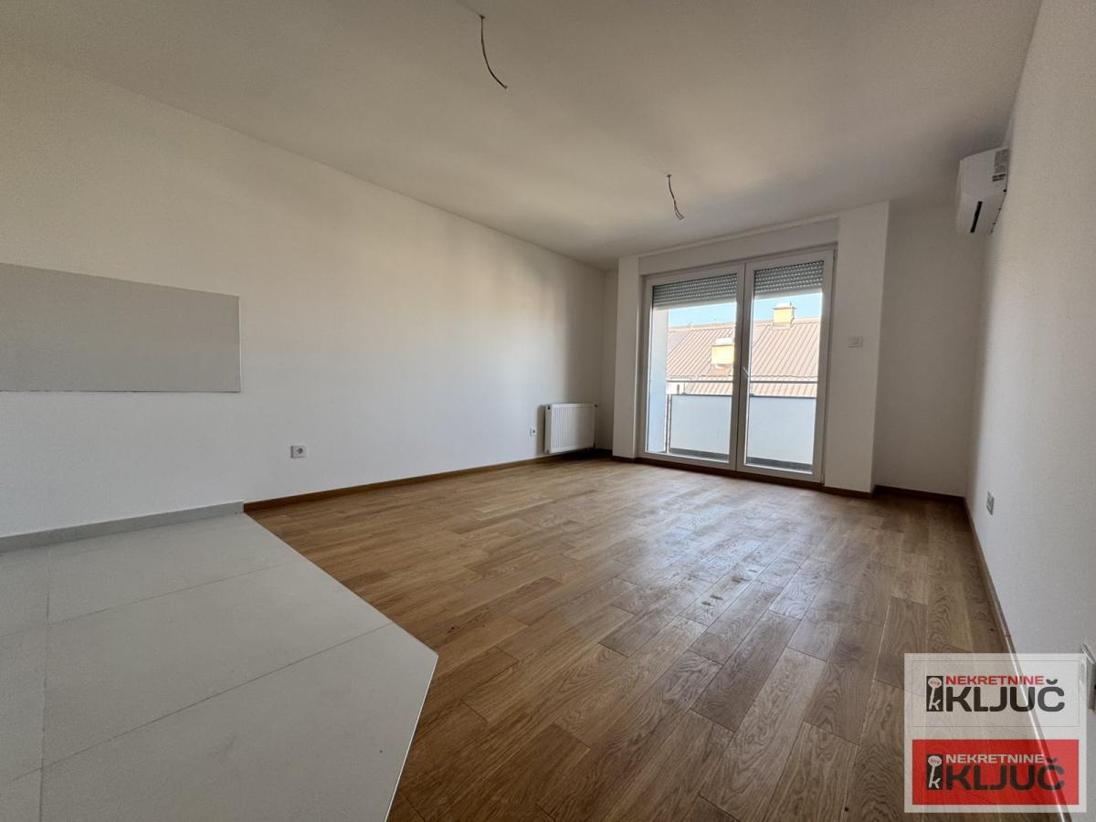 BULEVAR EVROPE, 59m2, Trosoban, Neuseljavan