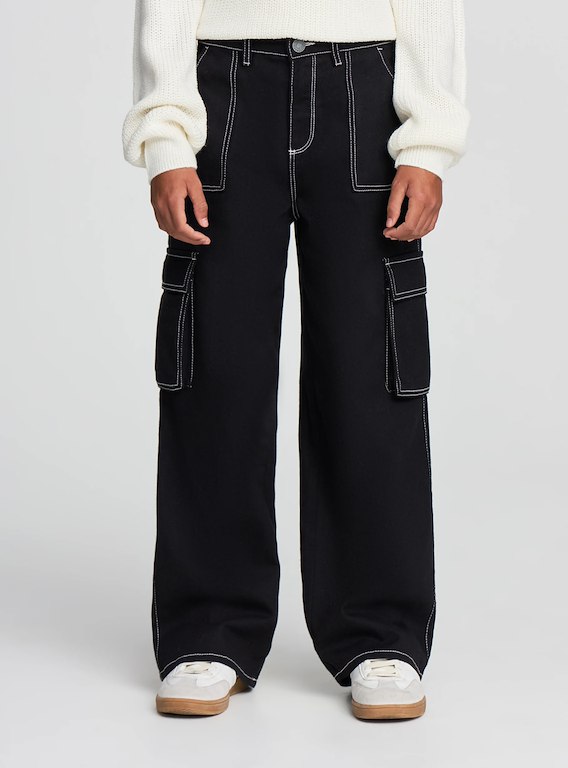 Široke cargo pantalone Crna