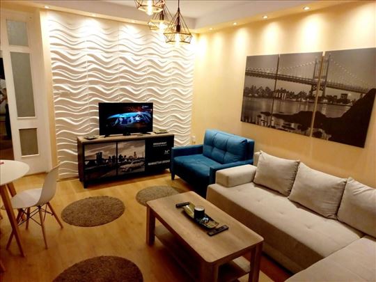 Izdaje se dvosoban stan u srcu Dorćola – 44 m²