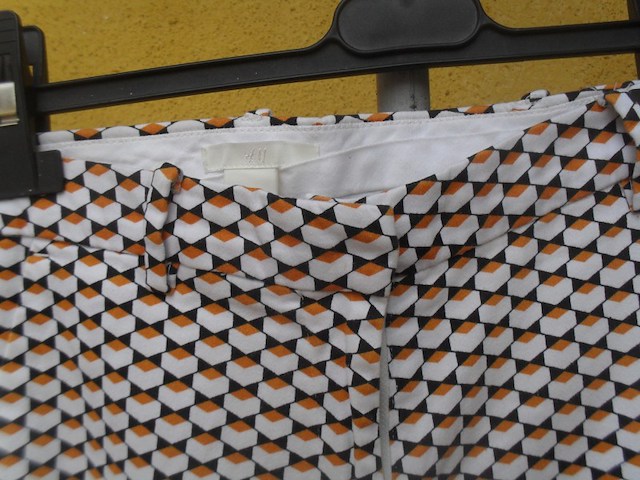 HM SARENE PAMUCNE PANTALONE,KAO NOVE,VEL. 34