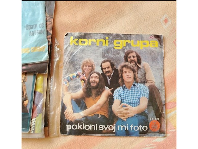 Korni Grupa-Pokloni svoj mi foto-singl