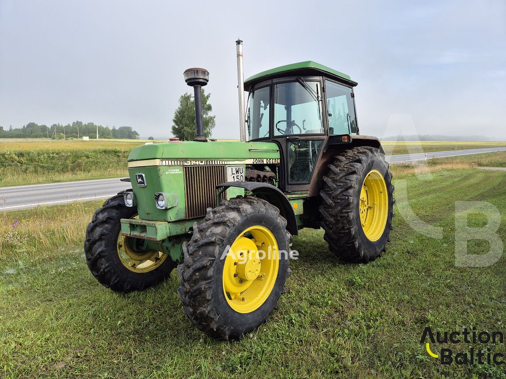 Prodaje se John Deere MFWD traktor točkaš na aukciji