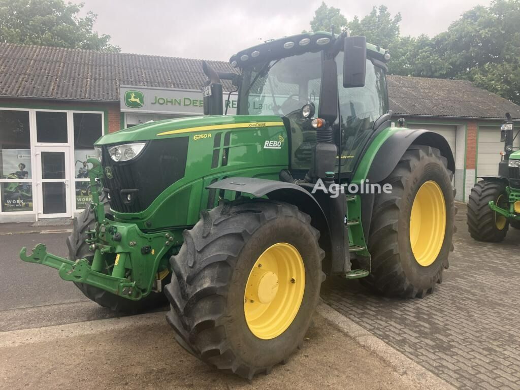 John Deere 6250R traktor točkaš