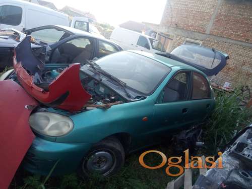 Prodajem delove za Daewoo Lanos 1,5 benzin 8v 2000 godište!