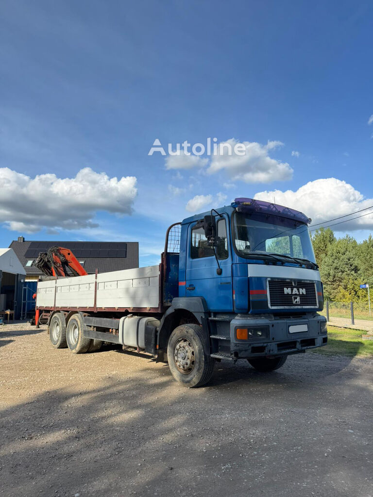 MAN 26.403 6x4 kamion s ravnom platformom