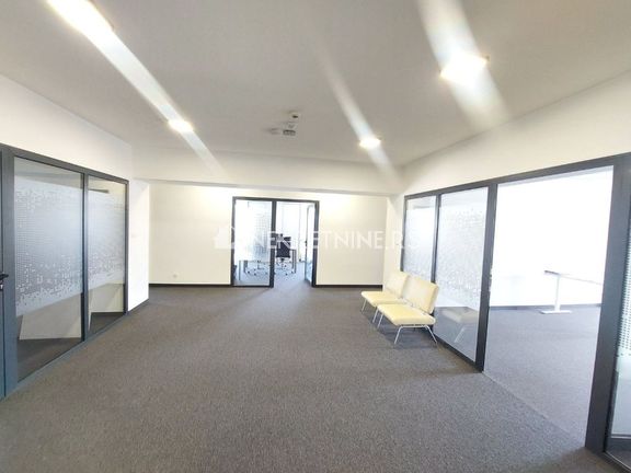 Novi Beograd poslovna zgrad ID 13769-1