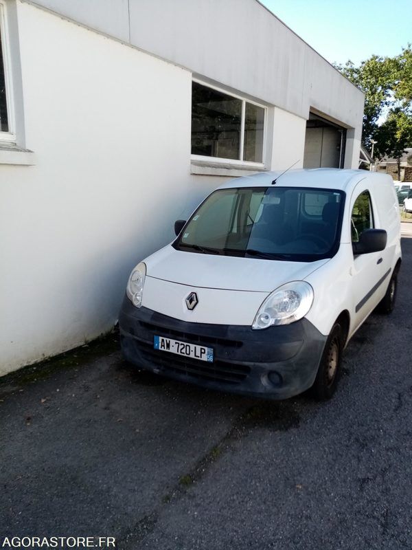 Prodaje se Renault Kangoo laki furgon na aukciji