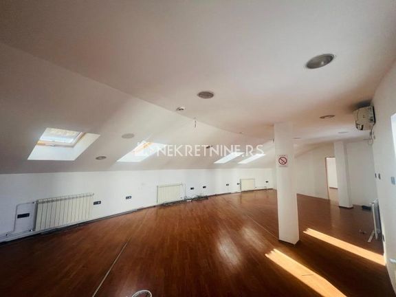 Zemun-Cara Dušana-410m2-Poslovni prostor-Parking ID#2867